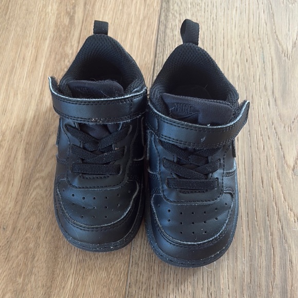 Nike | Shoes | Nike Black Sneakers With Chunky Supportive Design | Poshmark